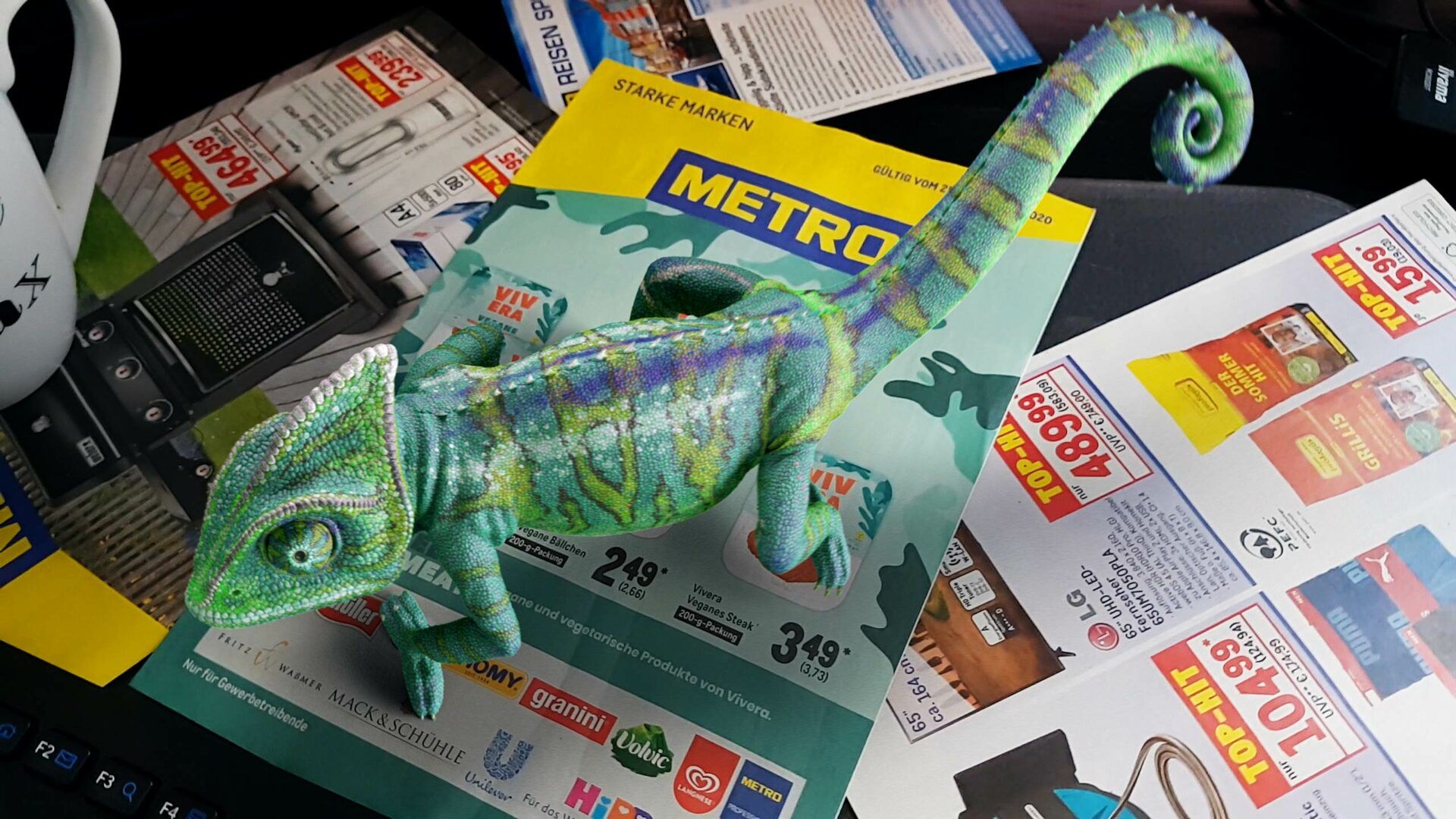 Photo-realistic Rigged Chameleon Maya Model for Download